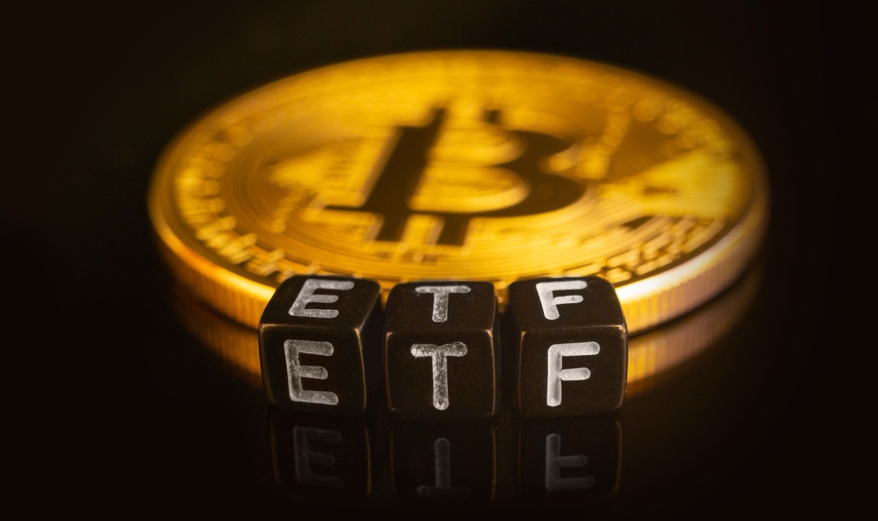 Bloomberg, Big Banks Among Winners at 2025 Canadian ETF Express Awards ...